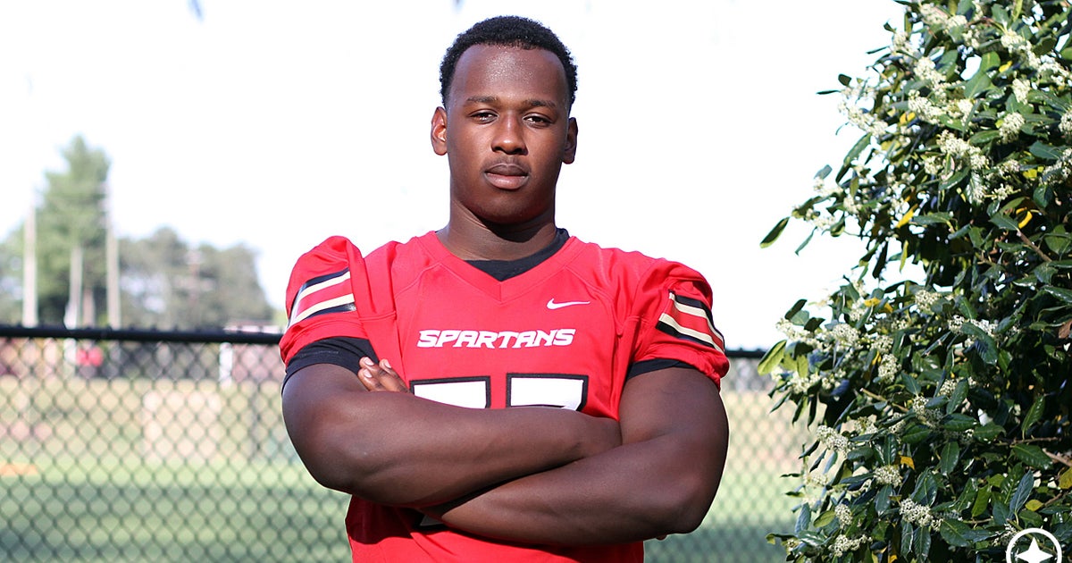 2019 five-star DL Chris Hinton commits to Michigan!