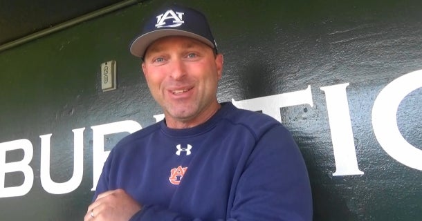 Butch Thompson agrees to contract extension with Auburn