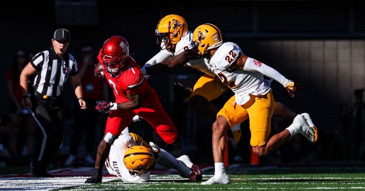 WATCH: Arizona coach starts bleeding after head butting player