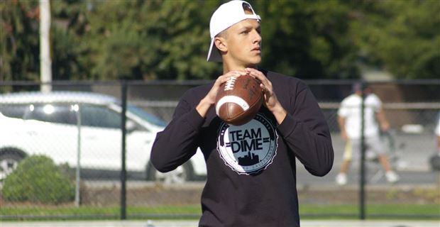 Hart QB J.T. Shrout Commits to Cal