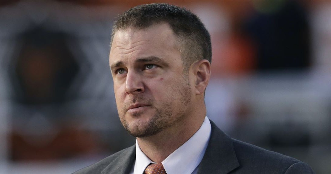 Tom Herman, FAU football to retain Ed Warinner as OL coach: report