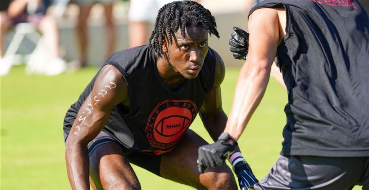 Oklahoma lands transfer DB Jocelyn Malaska