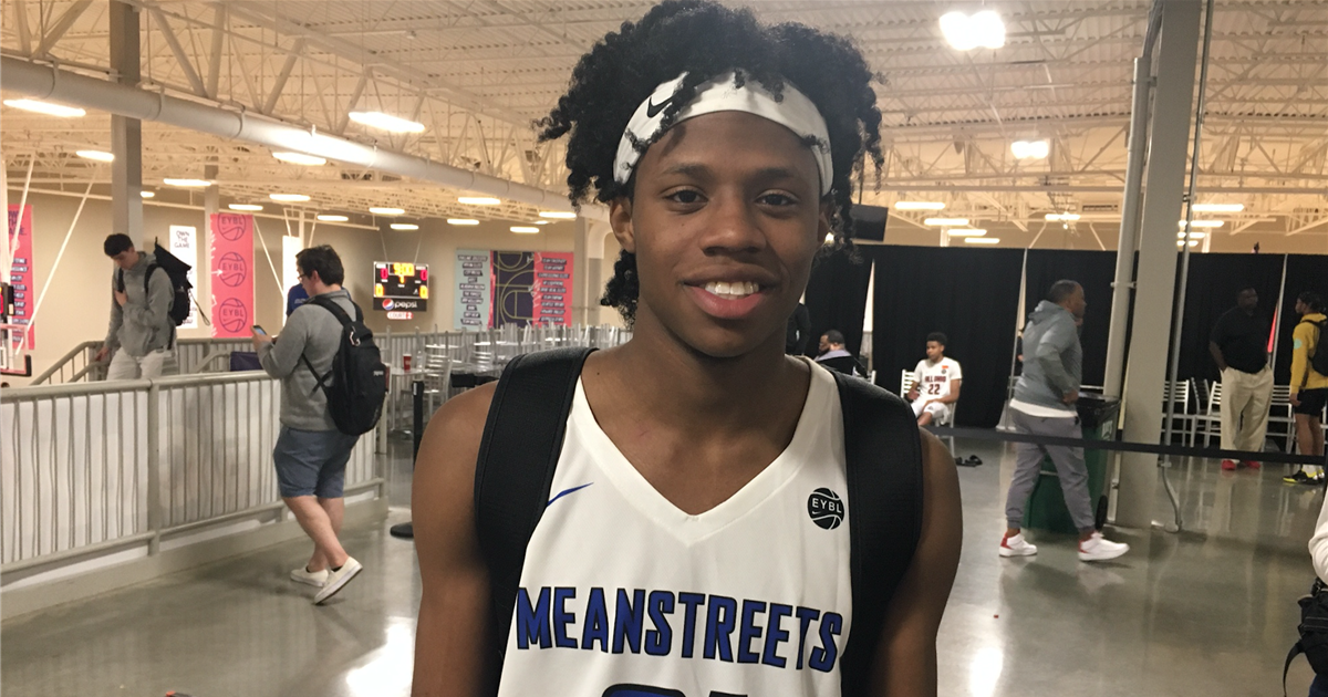 DJ Steward Puts on Show at Nike EYBL