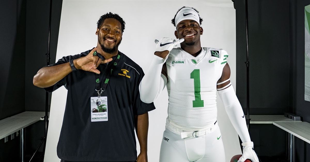 '22 DE David Oke wowed on visit to UNT