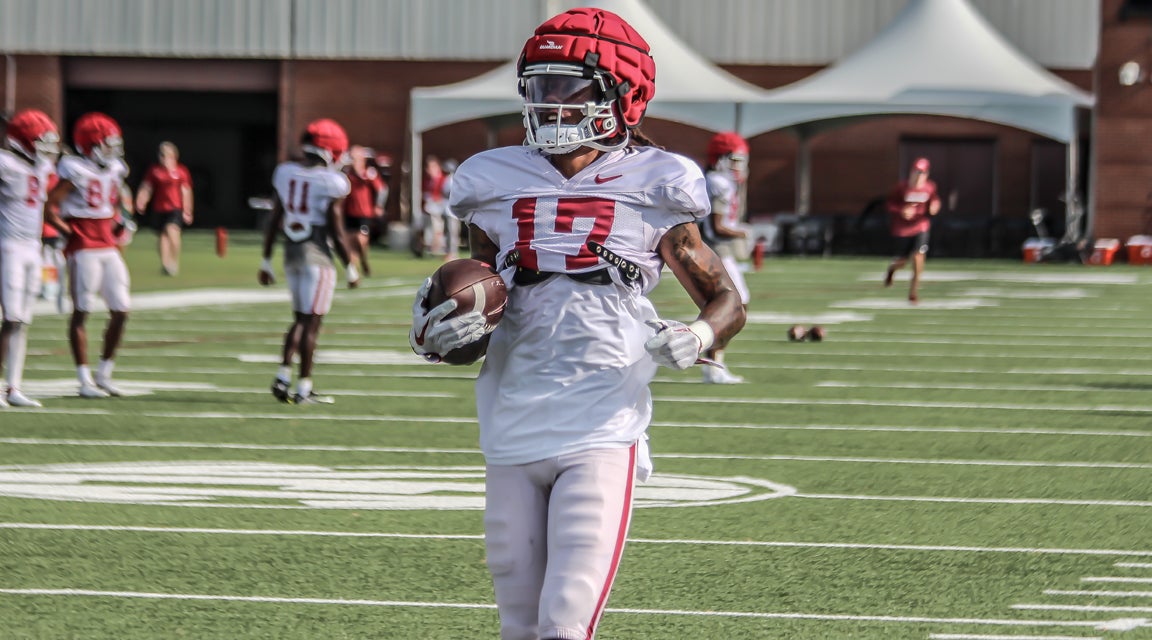 Arkansas has unique weapon at receiver in Tyrone Broden