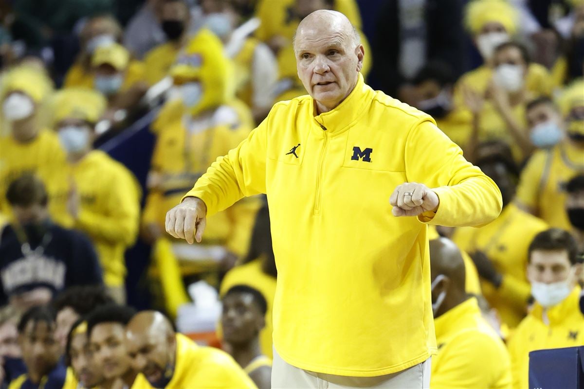 Phil Martelli previews Michigan basketball's season opener, provides ...