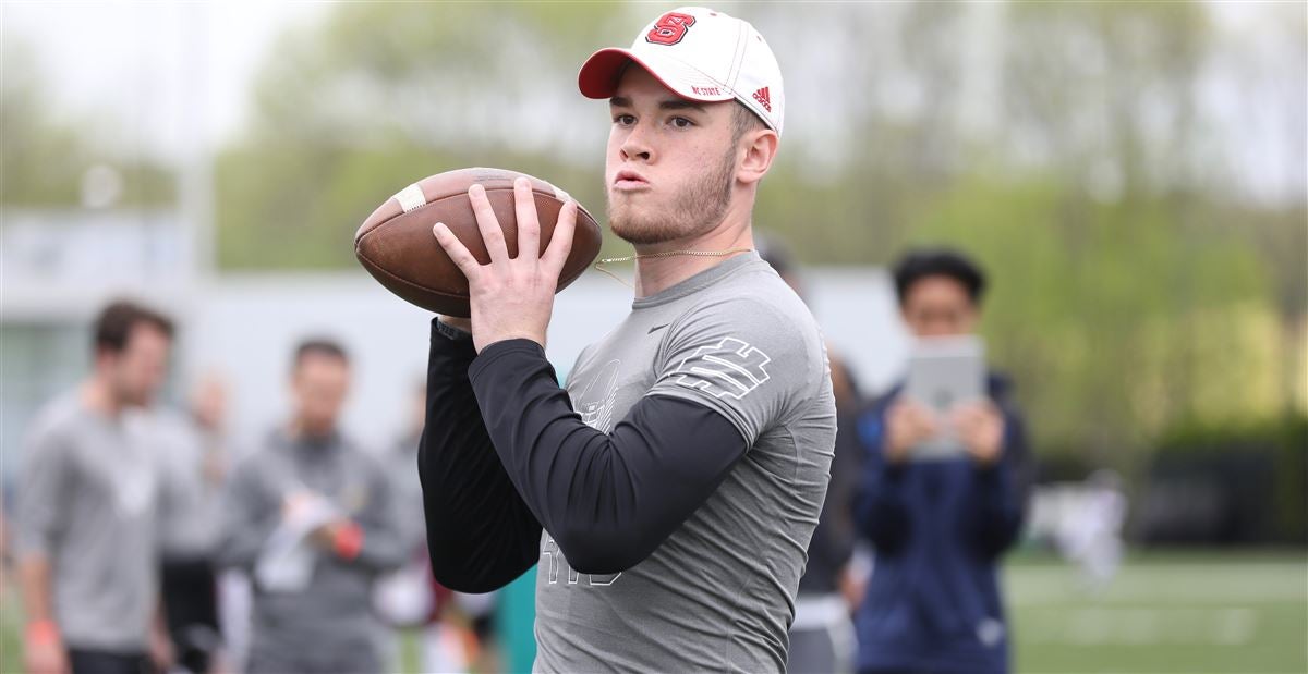 Devin Leary Profile Photos