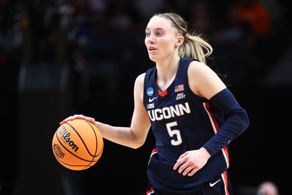 Paige Bueckers aims to 'share the spotlight' in women's college basketball after Caitlin Clark ...