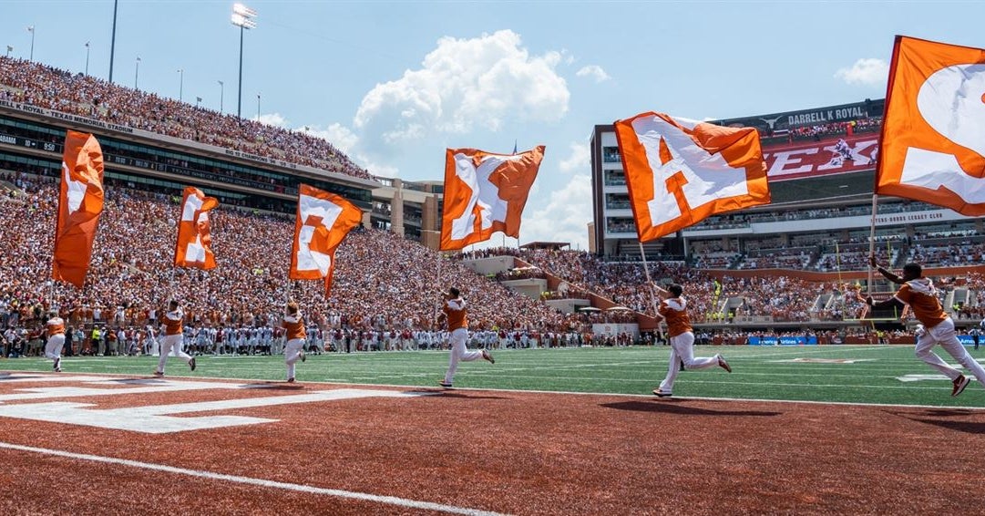 A look back at the five largest home crowds in Texas Football history