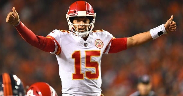 LOOK: Patrick Mahomes shows off Coors Light birthday cake