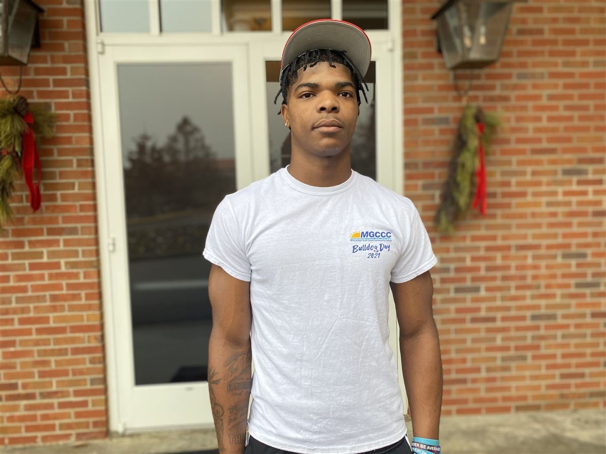 Larry Simmons proclaims he's 100 percent committed to Ole Miss