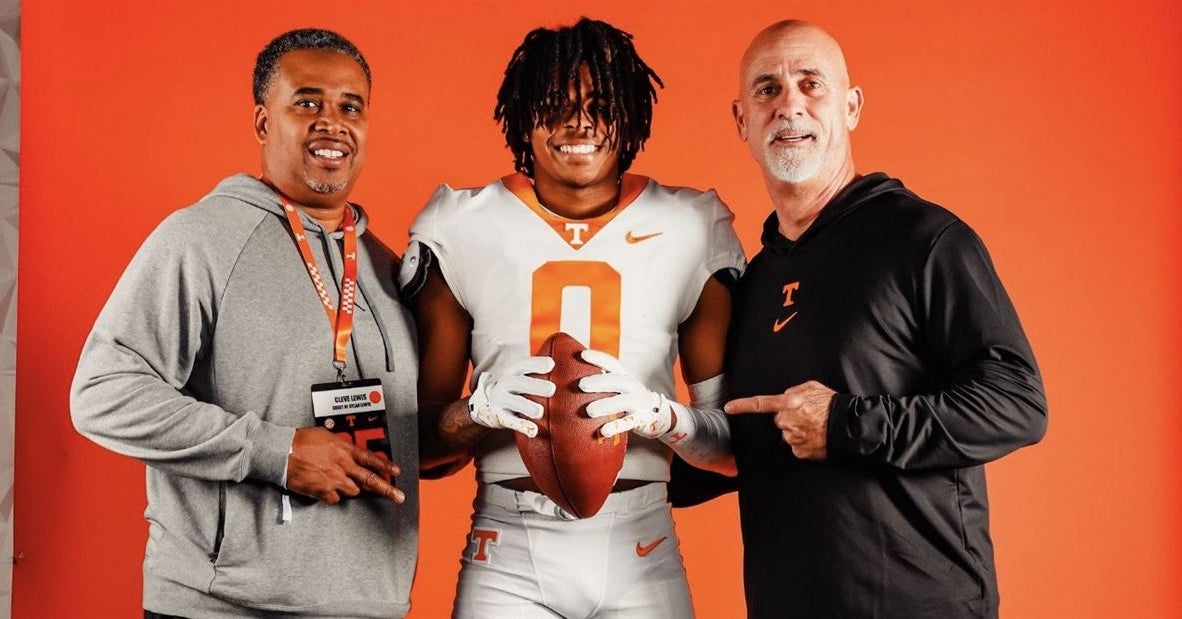 Vols CB commitment Lewis says Tennessee still 'the place for me'