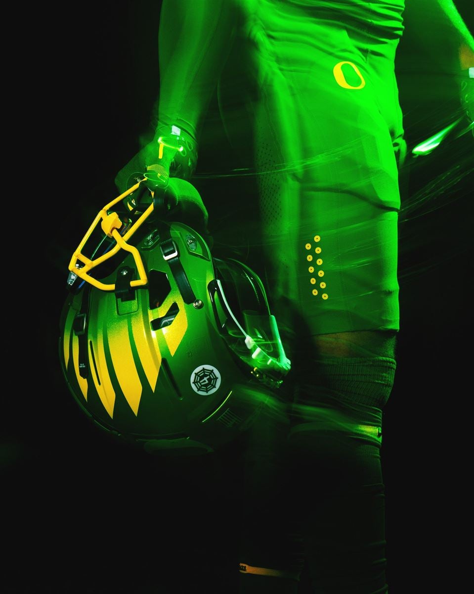 Oregon announces uniforms for Kickoff Classic vs. No. 3 Georgia