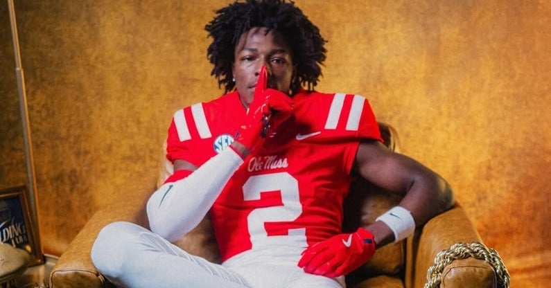 WR Tra'Von Hall flips from Oklahoma to Ole Miss during official visit