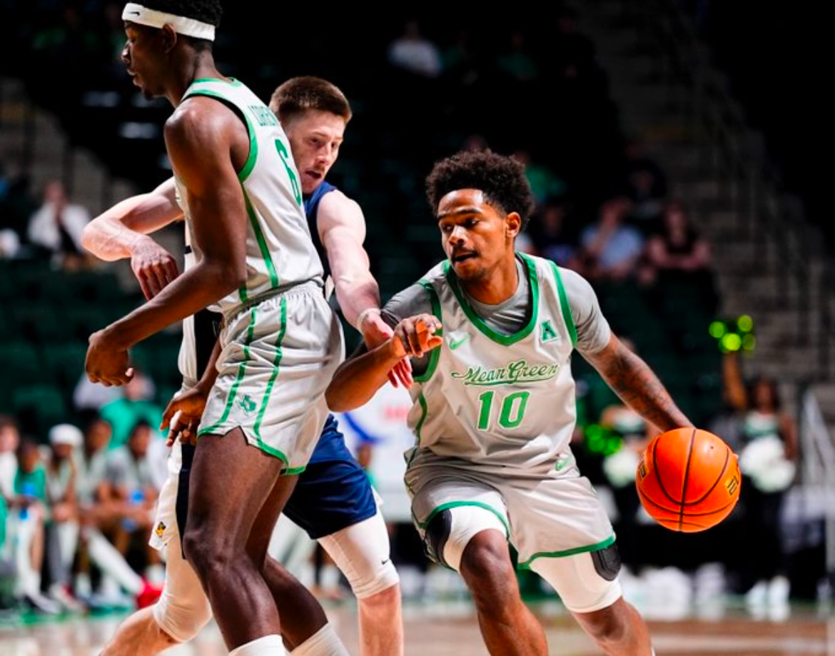 North Texas Rallies Behind Atin Wright to Beat East Carolina on the Road
