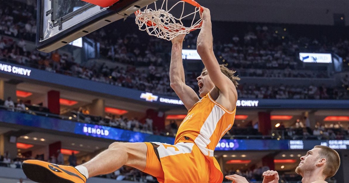 'Farm-strong Country Boy' Cade Phillips becoming big post piece for No ...