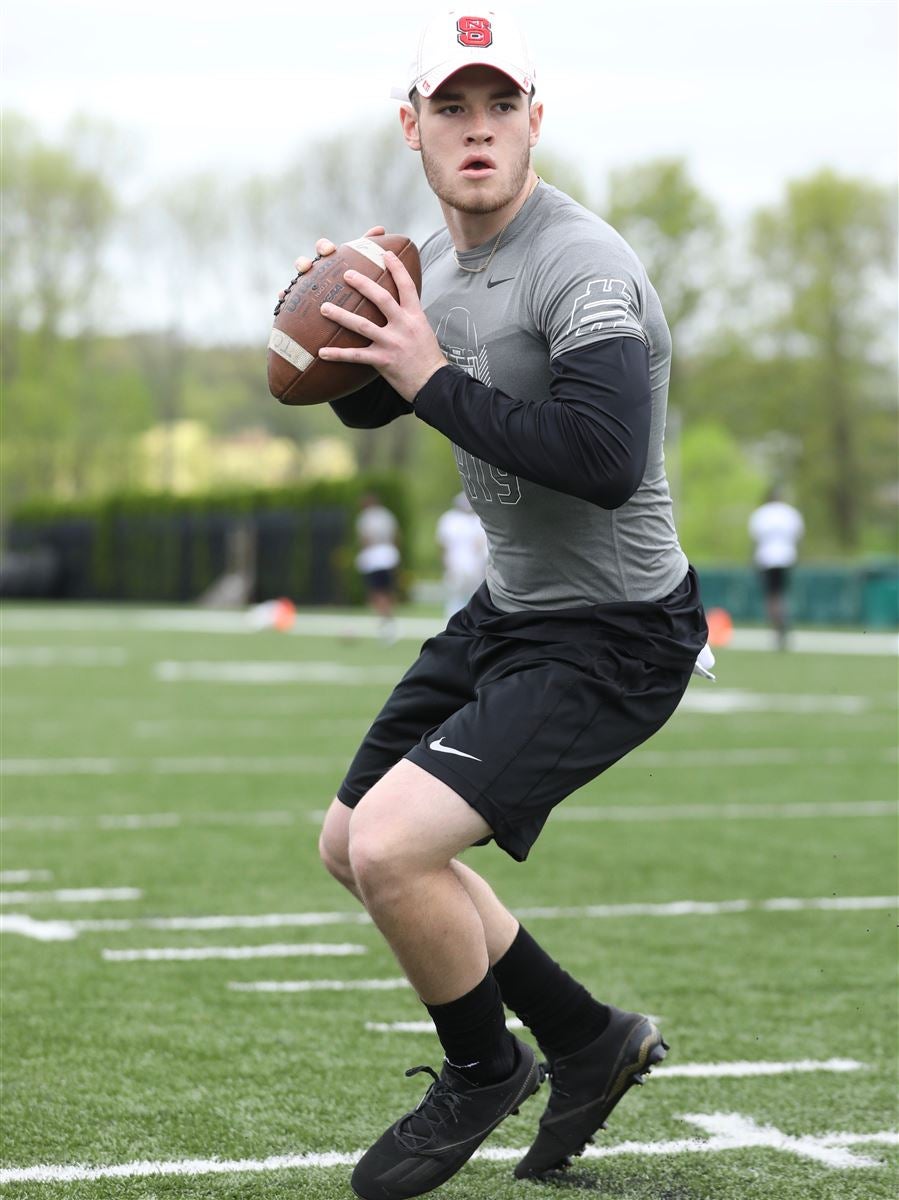 Devin Leary Profile Photos