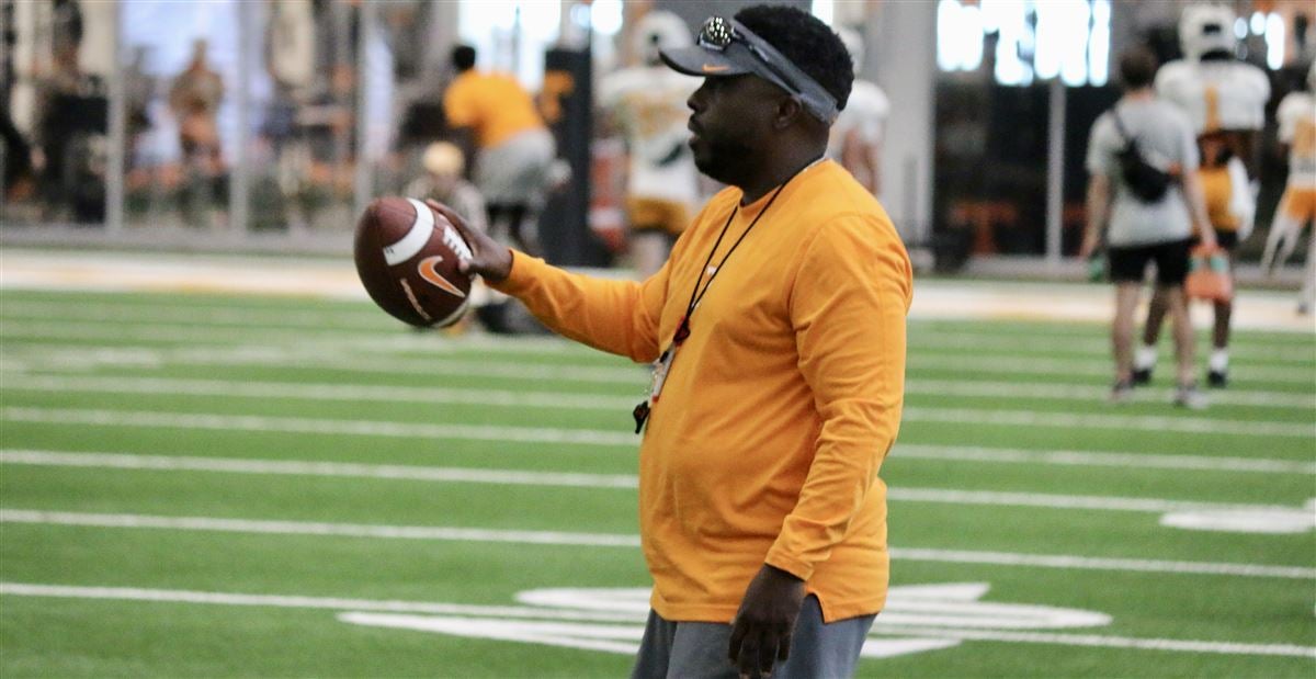 Everything Tim Banks said about Vols' defense ahead of opener against ...