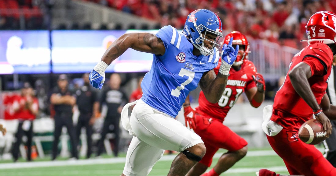 Dallas Cowboys DE Sam Williams learning from Micah Parsons ahead of ...