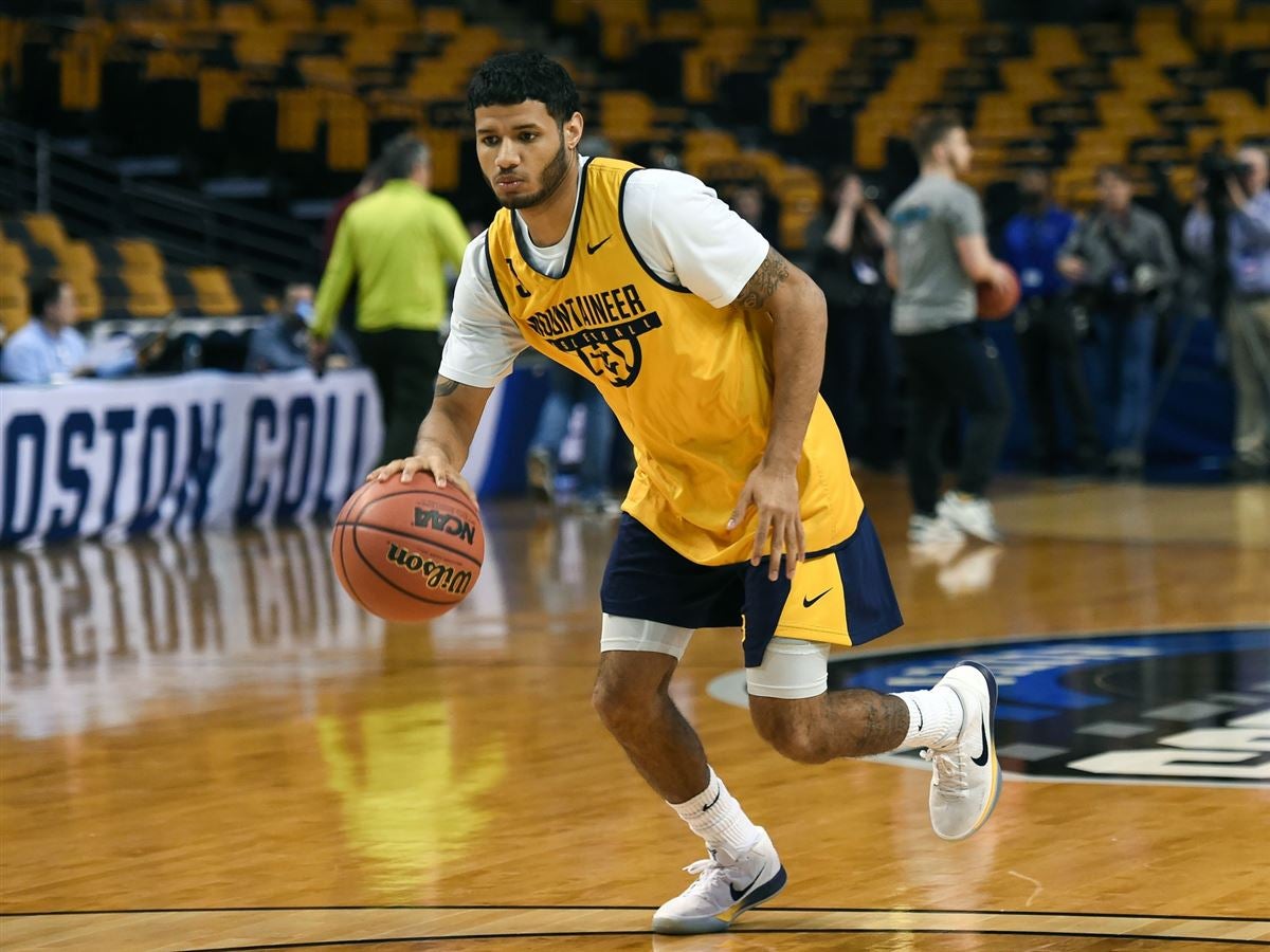 Huggins sees 'collective team effort to miss that many layups'