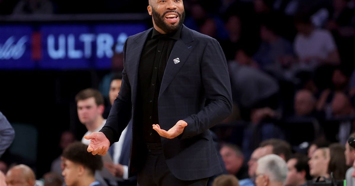 Late UConn surge relegates Cats to College Basketball Crown