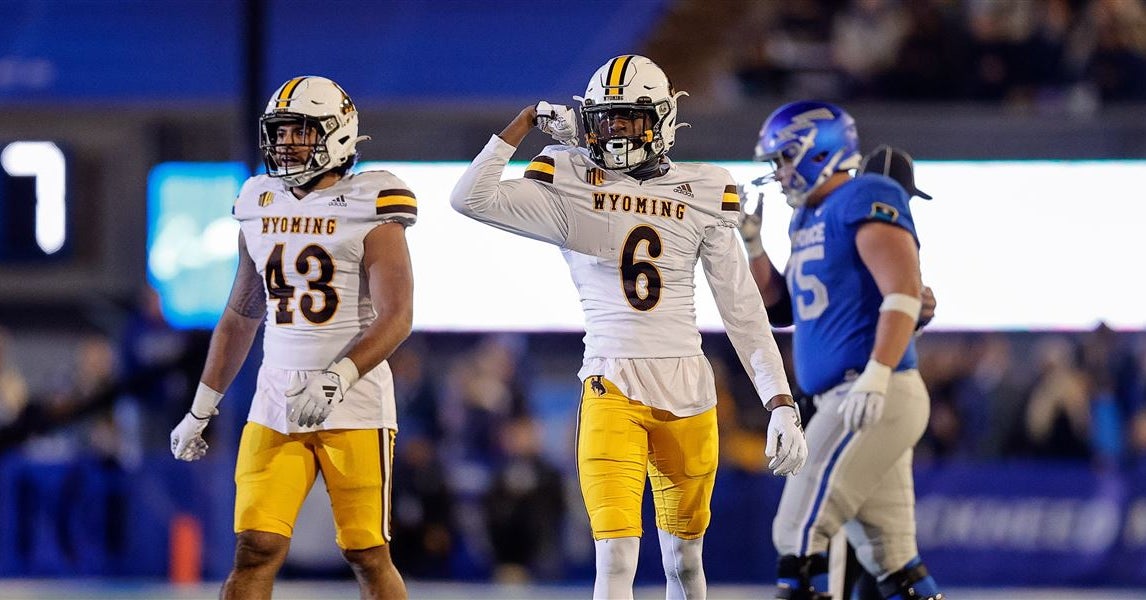 Vanderbilt lands commitment from Wyoming transfer cornerback Kolbey Taylor