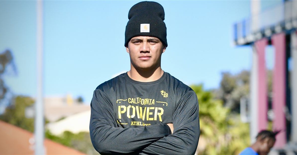 First look at Tennessee impresses Hawaii safety Aiden Manutai during ...