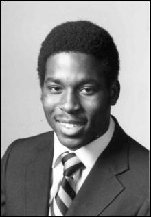 Former Iowa Punter Reggie Roby Dies