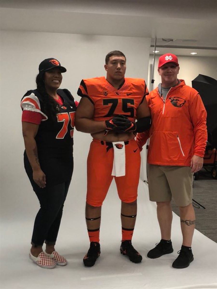 3* DT commit Evan Bennett recaps OV to Oregon State