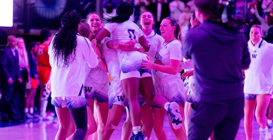 Washington Women Defeat Arizona In Exciting Fashion