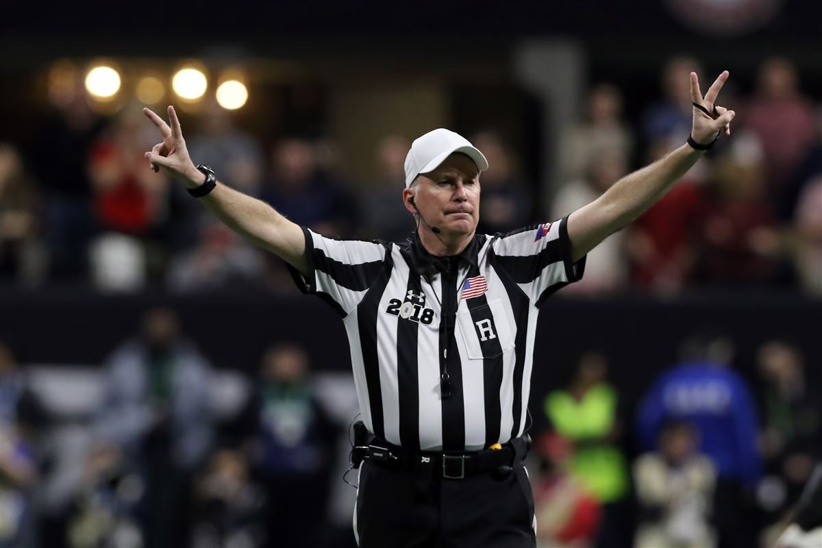 How many calls are missed in a CFB game? Ask an ex-Big Ten ref
