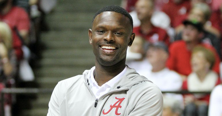 'King is the joy of our team': Alabama embracing Antoine Pettway's son