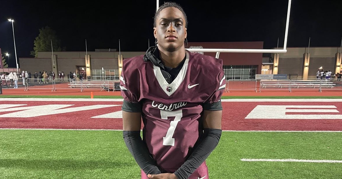 Nizyi Davis continues to build on relationship with Wisconsin, plans to ...