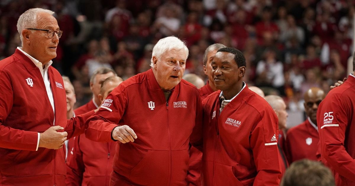 Watch: Bob Knight returns to Indiana's Assembly Hall