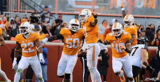 Kyle Phillips, Tennessee, Strong-Side Defensive End