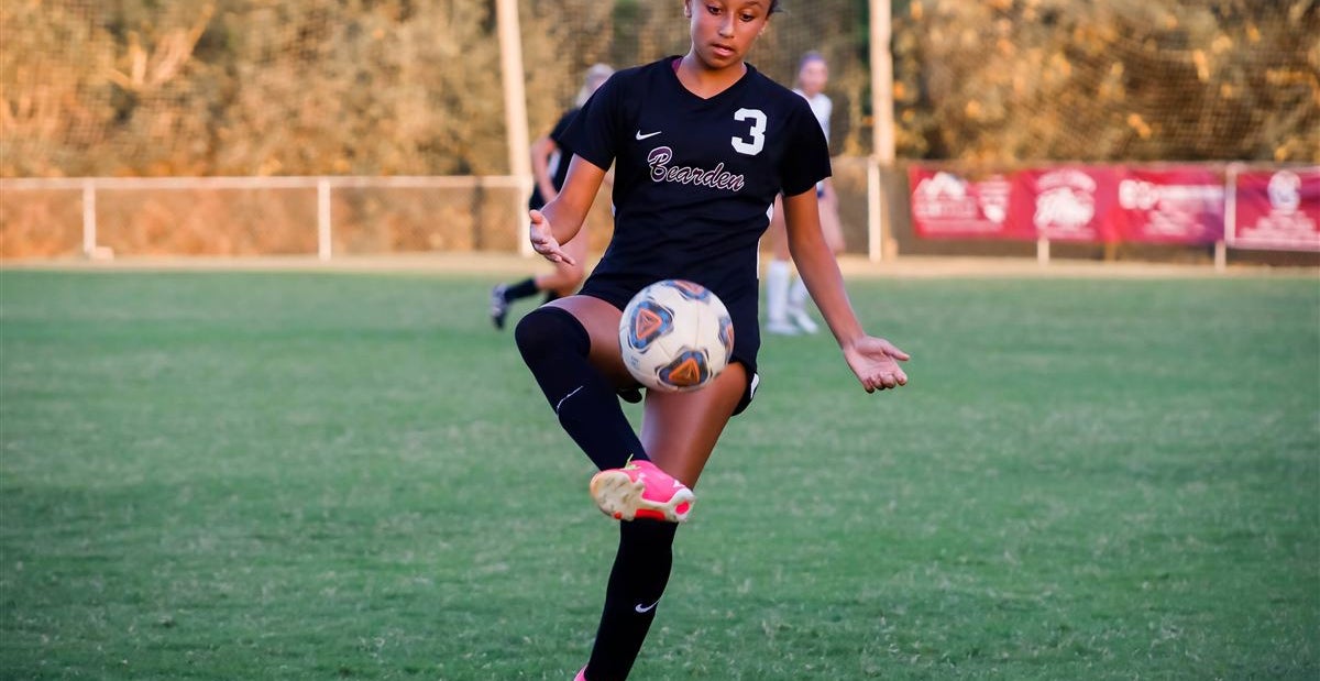 Soccer player Nyla Blue, daughter of Lady Vol hooper, commits to Tennessee