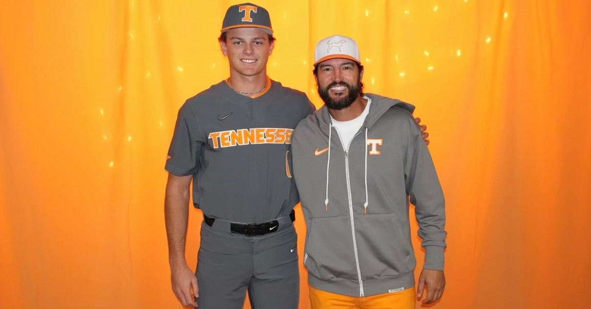 Elite two-way player from Texas commits to Tennessee baseball, details ...