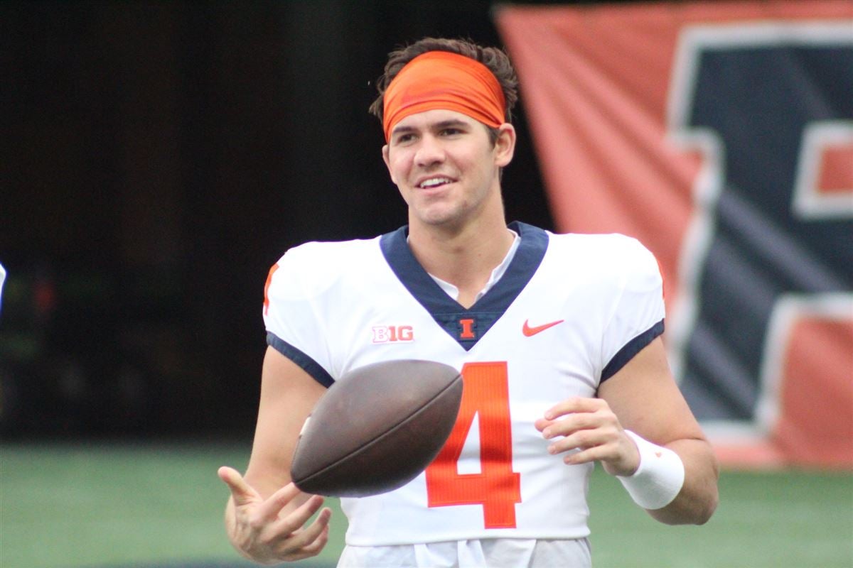 John Paddock embracing experienced role in Illini QB room: 'He brings ...