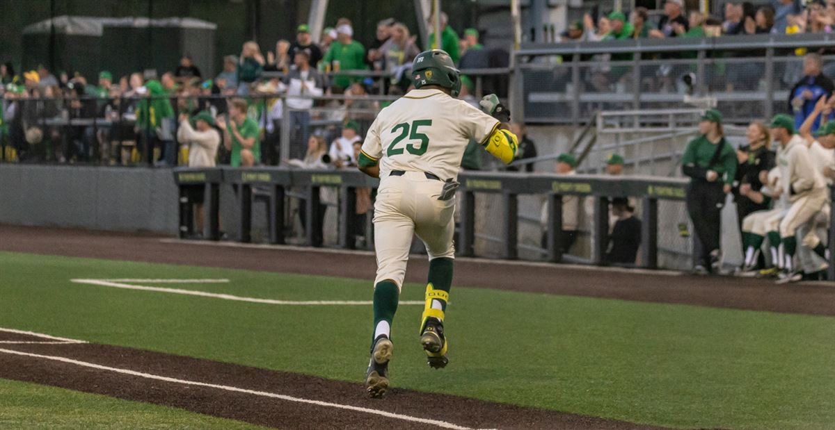 Photos from No. 20 Oregon's sweep over Washington State