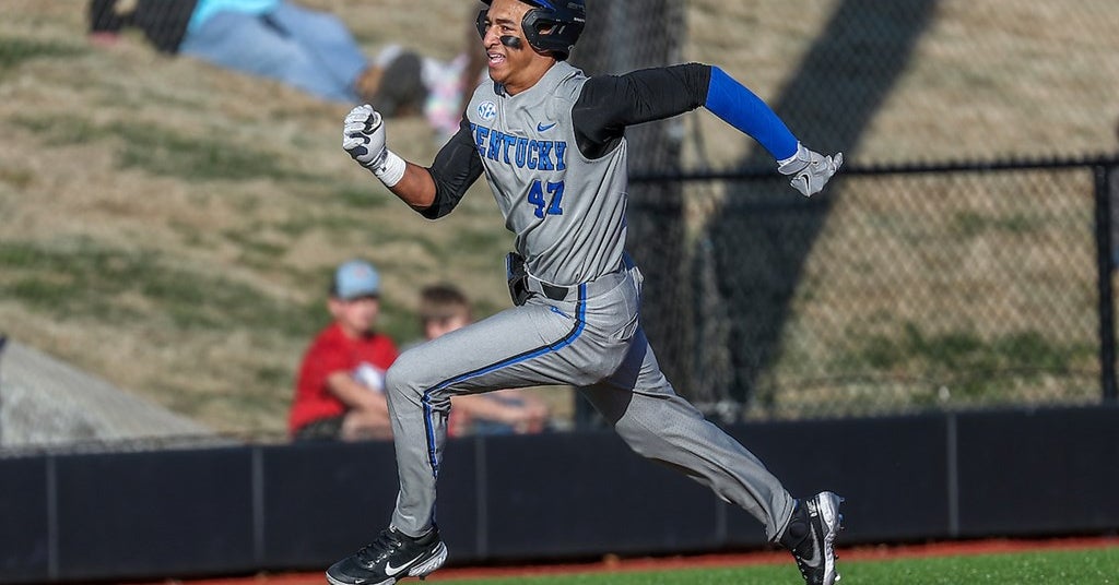Kentucky slugs three homers to take series finale at South Carolina