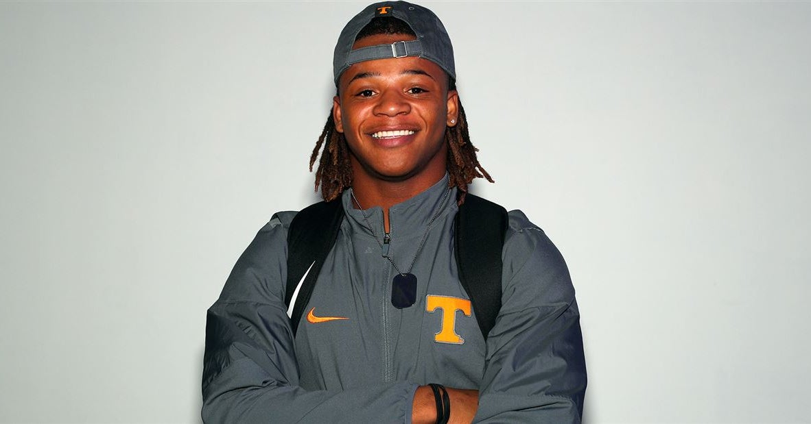 Scenes from signing day: Vols ink commits, add five
