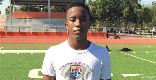 Temple first to offer 2019 defensive end