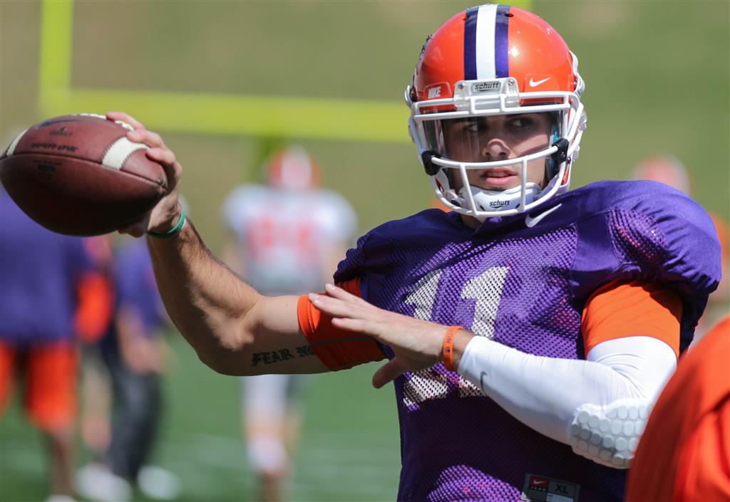 Shawn Watson: JC QB in 2015 class still an option for Longhorns