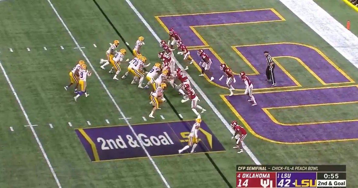 Joe Burrow caps off record-setting first half with 7th TD pass