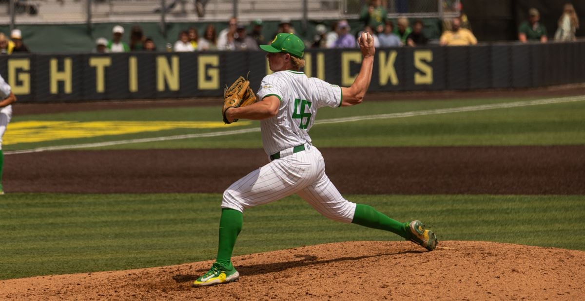 Photos from No. 20 Oregon's sweep over Washington State