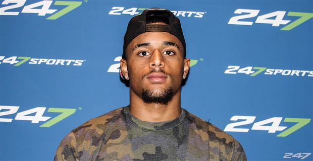 SIGNED: QB Avery Davis