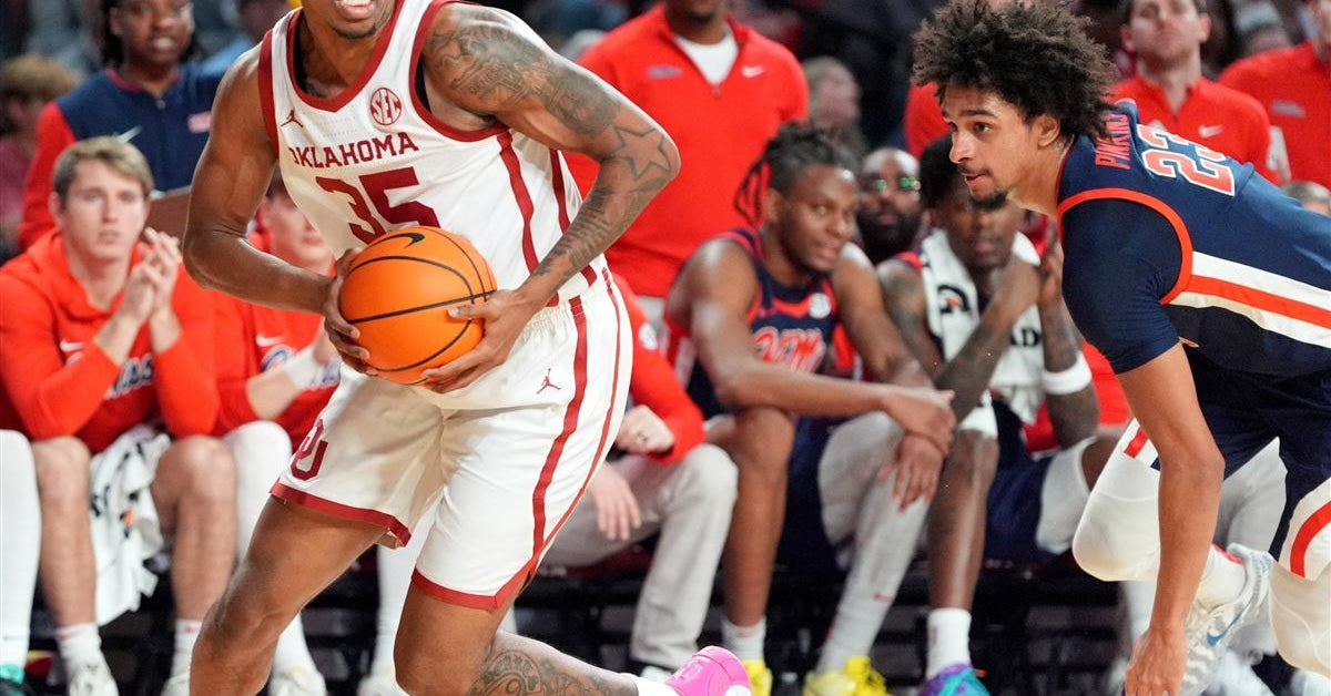 Rebels unravel late, spoiling Pinkins' 25-point outing, in SEC opener