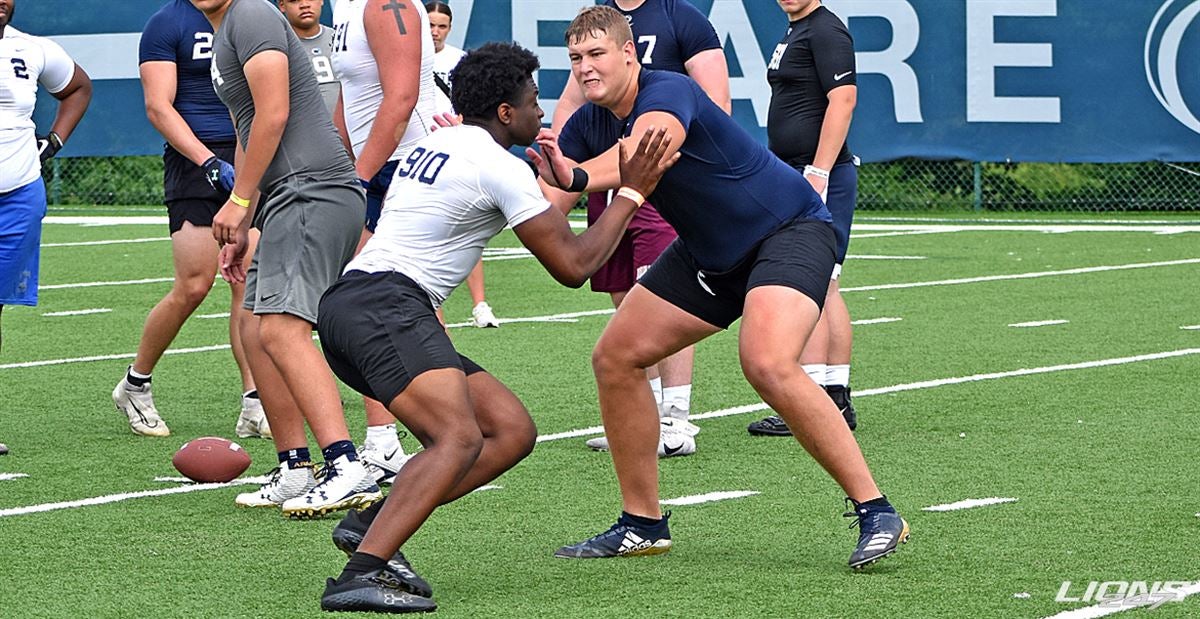 UVA OL coach Terry Heffernan checks in on in-state OL Carter Stallard