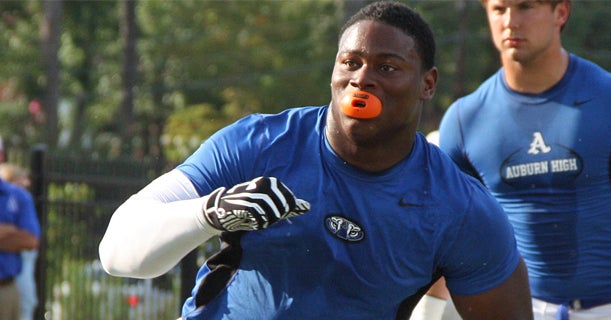 Reuben Foster decommits from Auburn