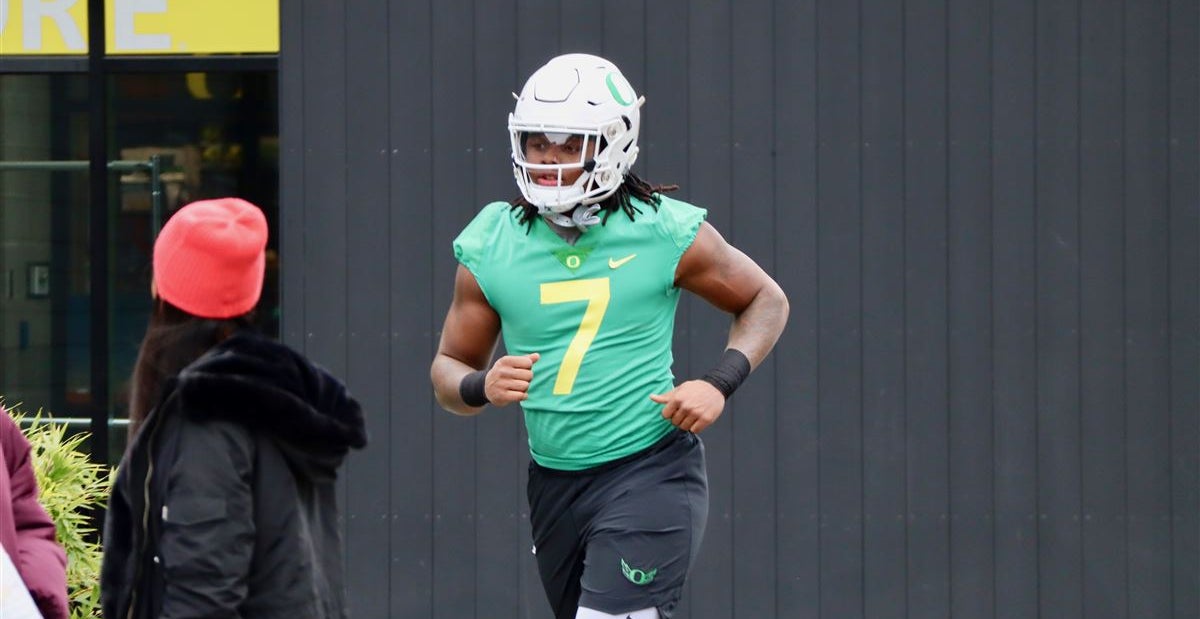 Oregon to move DJ Johnson to tight end from defensive line
